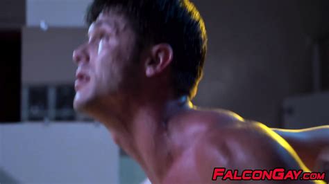 Muscly Stud Pounded Raw After Breaking Up With His Boyfriend