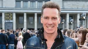 Big Brother Star über Seinen Alten Song Großer Bruder Zwischen