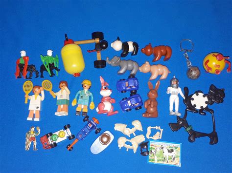 Стари играчки от шоколадови яйца Киндер Kinder различни цени гр Септември • Olx Bg