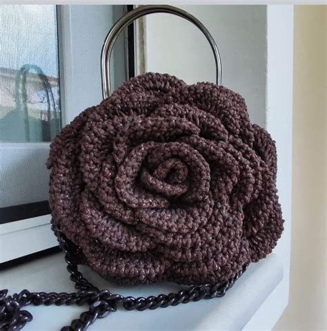 ათასი წვრილმანი Facebook