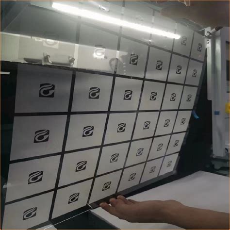 解决方案 玻璃打孔 玻璃钻孔 玻璃切割 Tgv Tgv激光钻孔 激光隐形切割机 滤光片 车镜 Fpc Tft激光切割机 晶圆切割机 深圳圭华智能