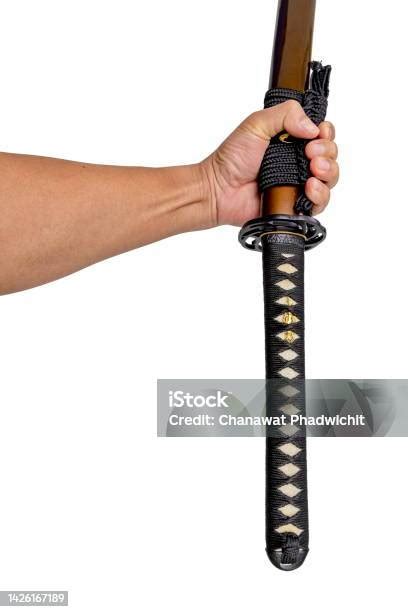 거꾸로 된 검 칼이 꽉 조여져 있음을 보여주기 위해 만든 칼 칼집에서 쉽게 떨어지지 않습니다 흰색 배경에 고립되어 있습니다 강철에 대한 스톡 사진 및 기타 이미지 Istock