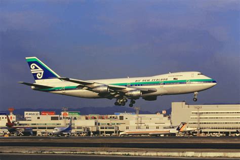 ニュージーランド航空 Boeing 747 200 Zk Nzx 福岡空港 航空フォト By 臨時特急7032mさん 撮影1996年12月12日