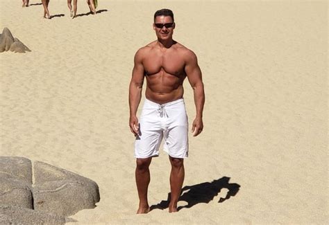 Gay Porn Star Robert Van Damme Is Now On JustFor Fans
