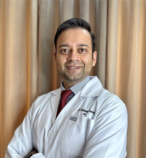 Dr Prateek Tiwari Best Eye Hospital In Indore