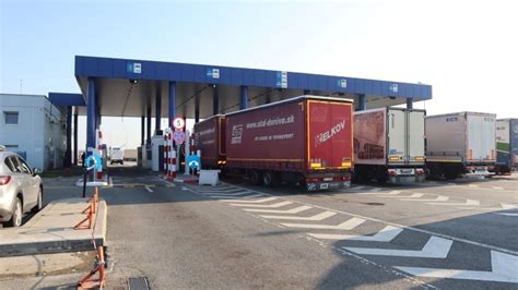 МВР съдейства за облекчаване трафика на Дунав мост при Видин