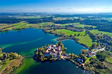 Luftbildaufnahme Von Kloster Seeon … Bild Kaufen 70339636 Lookphotos