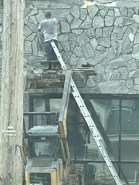 Portable Scaffolding R Osha