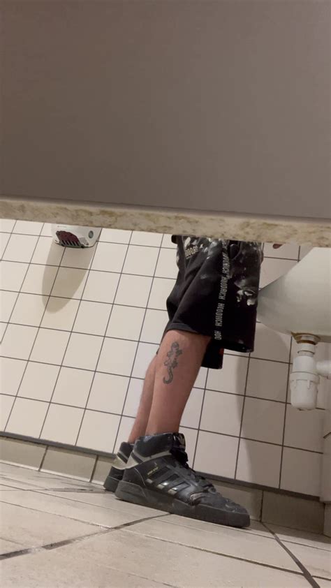 Spying On Lizard Man