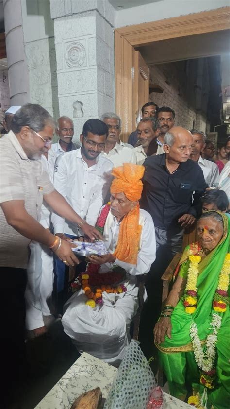 Raju Shetti असेही शेतकरी चळवळीला बळ ९१ व्या वाढदिवशी ९१ हजार रुपयांची दिली देणगी Photos