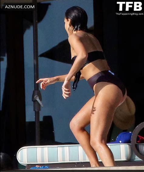 Jessica Alba Sexy Seen Flaunting Her Hot Body In A Bathing Suit During Her Vacation In Cabo Aznude