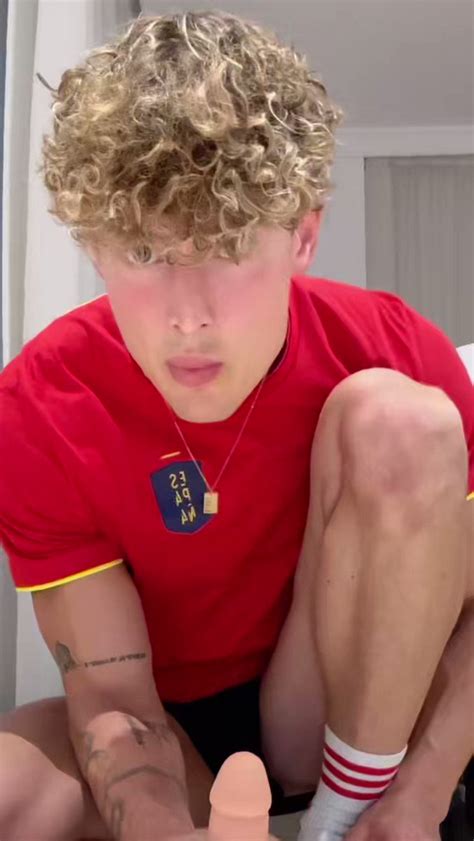 Melvin Moore On Twitter Coach Says Its Good To Stretch Out Before Practice