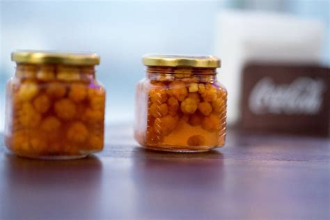 Морошка в собственном соку без сахара на зиму – простой и вкусный ...