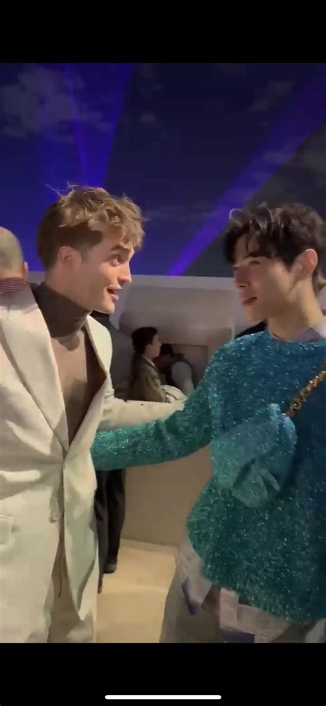 익스트림무비 담소나누는 로버츠 패틴슨 And 차은우