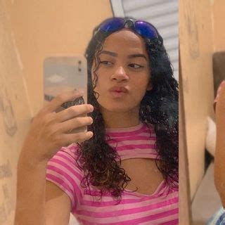 Ester Caroline (@ester_cbs) • Threads, Say more