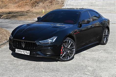 시승기 붉은 심장의 이유 있는 확산 마세라티 기블리 트로페오 한국일보