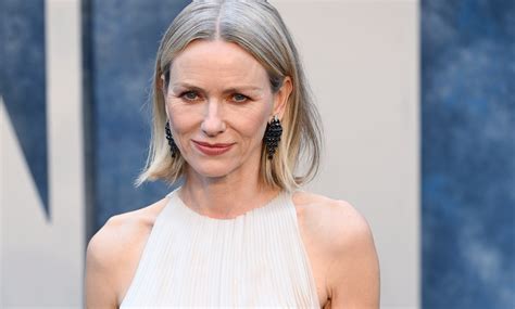 Naomi Watts Flaunts Sculpted Abs And Legs In A Bikini In An Ig Pic