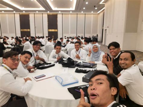 Siti Noraini On Linkedin Onbording Day 1 Meet My Tablemates For