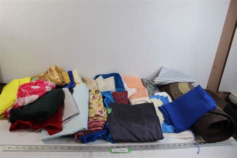 10 Assorted Cloth Pieces Floormat Bodnarus Auctioneering