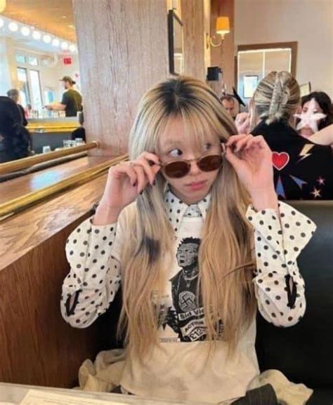 트와이스 하켄크로이츠 촬스의 이슈와 유머