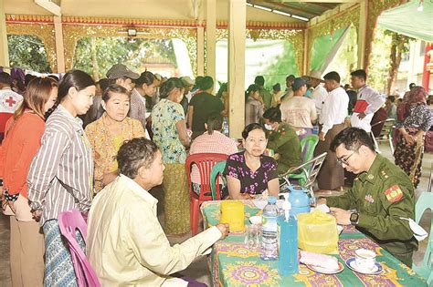 တပ်မတော်မြစ်တွင်းသွား ဆေးရုံရေယာဉ်ရွှေပုဇွန်နှင့် မြစ်ရေယာဉ်စကု