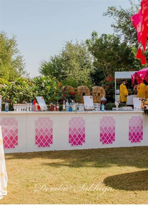 Diy Bar Wedding Decor Ideas And Themes Diy Cocktails Wedding Bar