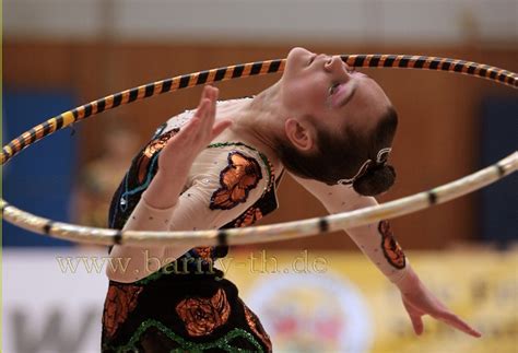 ХУДОЖЕСТВЕНА ГИМНАСТИКА И СРОДНИ СПОРТОВЕ • Виж темата Обръчи