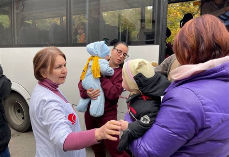 Единая Россия помогла эвакуировать более 50 детей из дома малютки в Херсоне