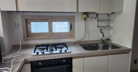 이사청소로 완전 새집같이 깔끔하게 청소해주셨습니다 작은 집도 4시간이나 청소해주시고 꼼꼼하게 해주셔서 매우 만족스러워요