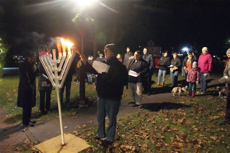 The Festival Of Lights Warms Pawtuxet Village Cranston Herald