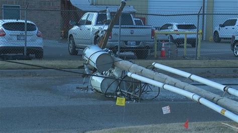 Moore Pd Find Downed Power Poles While Responding To Crash Near Broadway Ave And Se 19th
