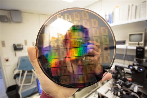 IBM Builds Graphene Chip That S Times Faster Using Standard CMOS Processes ExtremeTech