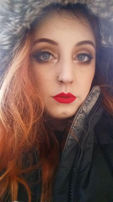 Neutral Makeup With Winged Liner And A Red Lip Neutral Makeup Winged