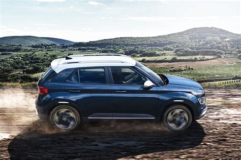 코나보다 작은데 옵션이 대박 1 900만 원대 모두가 첫 車로 선택하는 이유