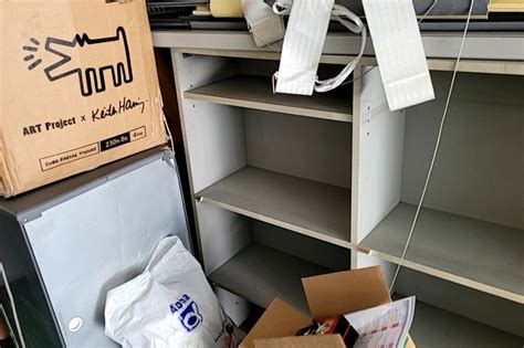 성동구 응봉동 사무가구 버리기 사업장 비품 버리는법 책장 수거 철제 선반 버리는 비용 철제 폐기물 폐기비용 화분 수거 대형 가구 버려주는곳 조립식 가구 처분 의자 처분하는법