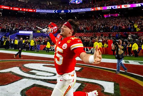 Patrick Mahomes Breaks Chiefs All Time Passing Yards Record