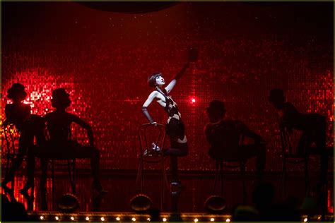 Dove Cameron Channels Chicago In First Look At Schmigadoon Season