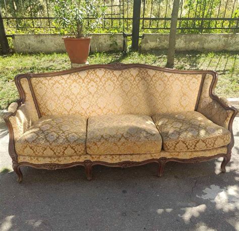 Софа у стилі бароко Магазин Меблі з Європи у Луцьку