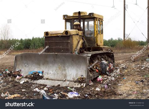 Heavy Tracked Vehicles Generates Garbage Heap Foto Stok 514300150