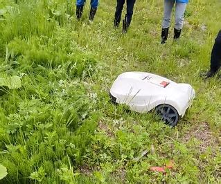 ロボット草刈機 ロボモアkronos（クロノス） Mr 300 伝農アシスト株式会社