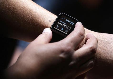 Apple Lanza Su Reloj Inteligente Y El IPhone