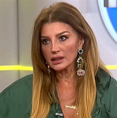 Есил Дюран събра всички погледи с тялото което показа за пореден път тя определено не остарява