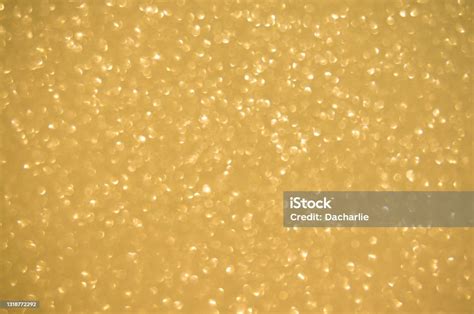 골드 반짝이 배경 반짝이는 블러 스팟 라이트 보케 샤이니 골드 라이트 배경 0명에 대한 스톡 사진 및 기타 이미지 0명