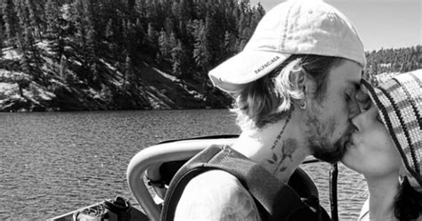 저스틴 비버 임신 7개월 아내 배 만지며 “뜨거운 키스”…아기 성별은[해외이슈]