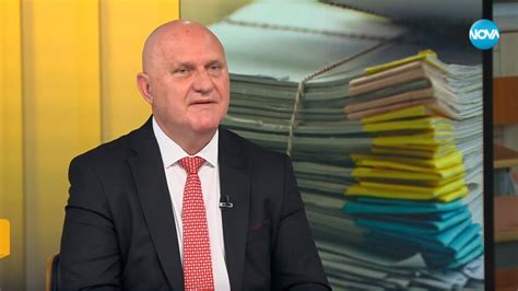 Образователният министър Намаляваме броя на текущите оценки нужни за оформянето на срочна Nova