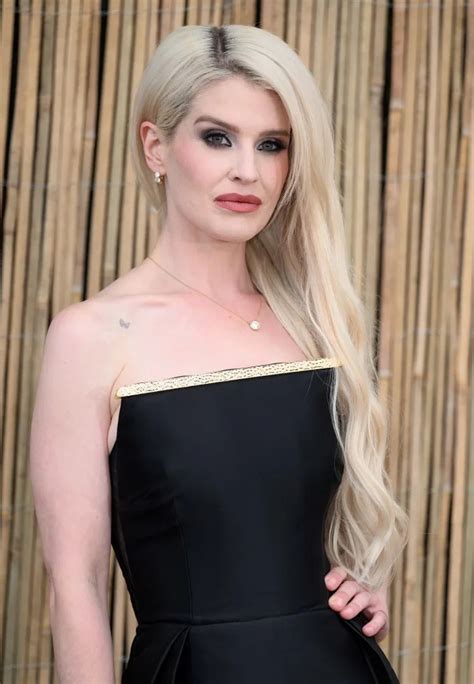 Kelly Osbourne Speaks Out About Claims That Dad Ozzy Osbourne Is ‘dying