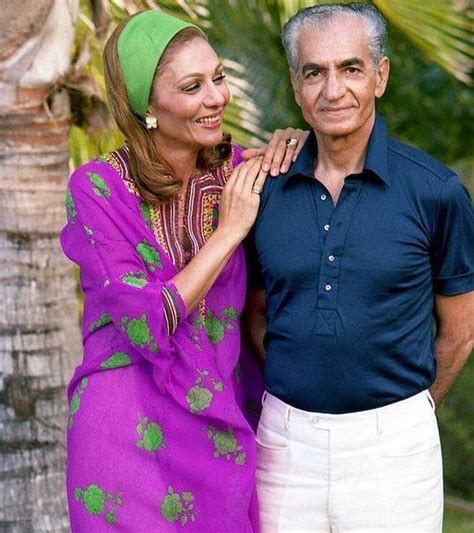 اشرافیت نفرت‌انگیز در اتاق خواب فرح عکس