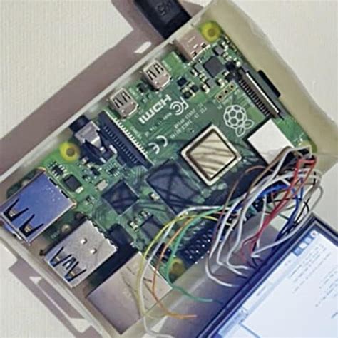 make smallest touchscreen raspberry pi laptop with e ink display