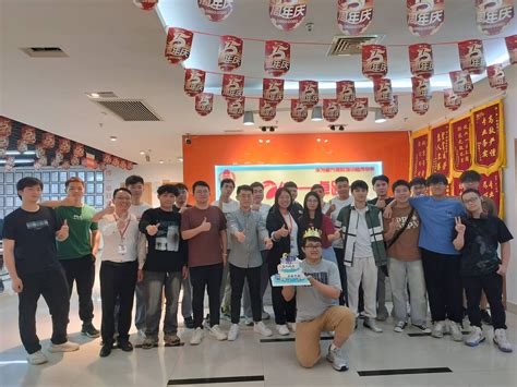 传一科技官网 传一卓跃打造福建it培训第一品牌，学软件开发，只选传一科技！