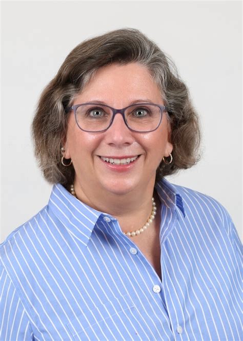 Sandra Solomon Real Estate Agent In Englewood Cliffs Nj